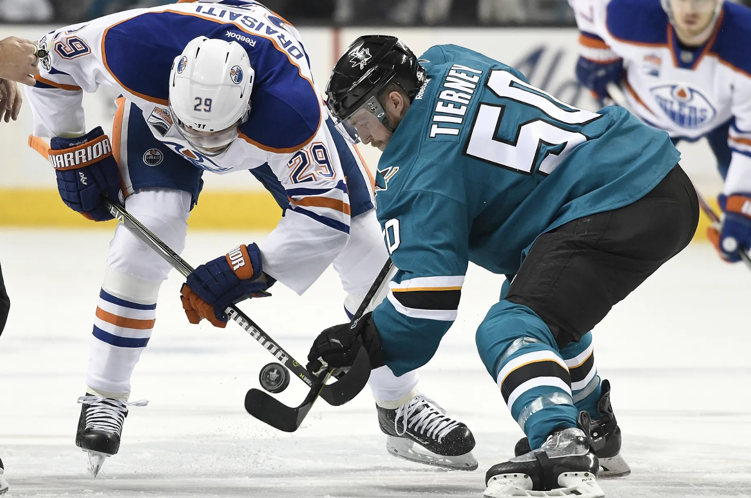 Un coup dans la fourche de… Chris Tierney! - La Poche Bleue