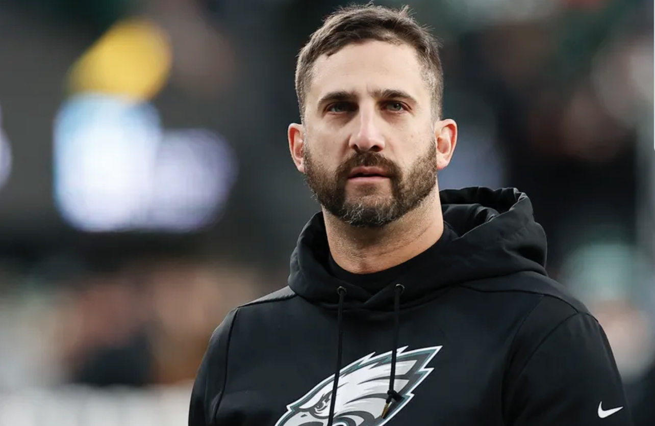 Séparés à la naissance: Nick Sirianni et… - La Poche Bleue