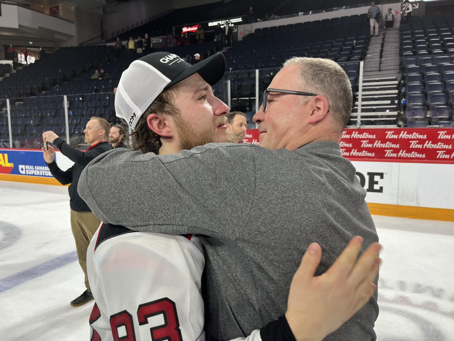 Moment spécial pour Stéphane Robidas - La Poche Bleue