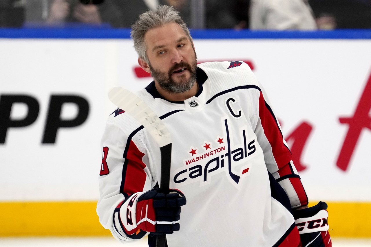 Alex Ovechkin frappe Dylan Strome... à coups de tortillas! - La Poche Bleue