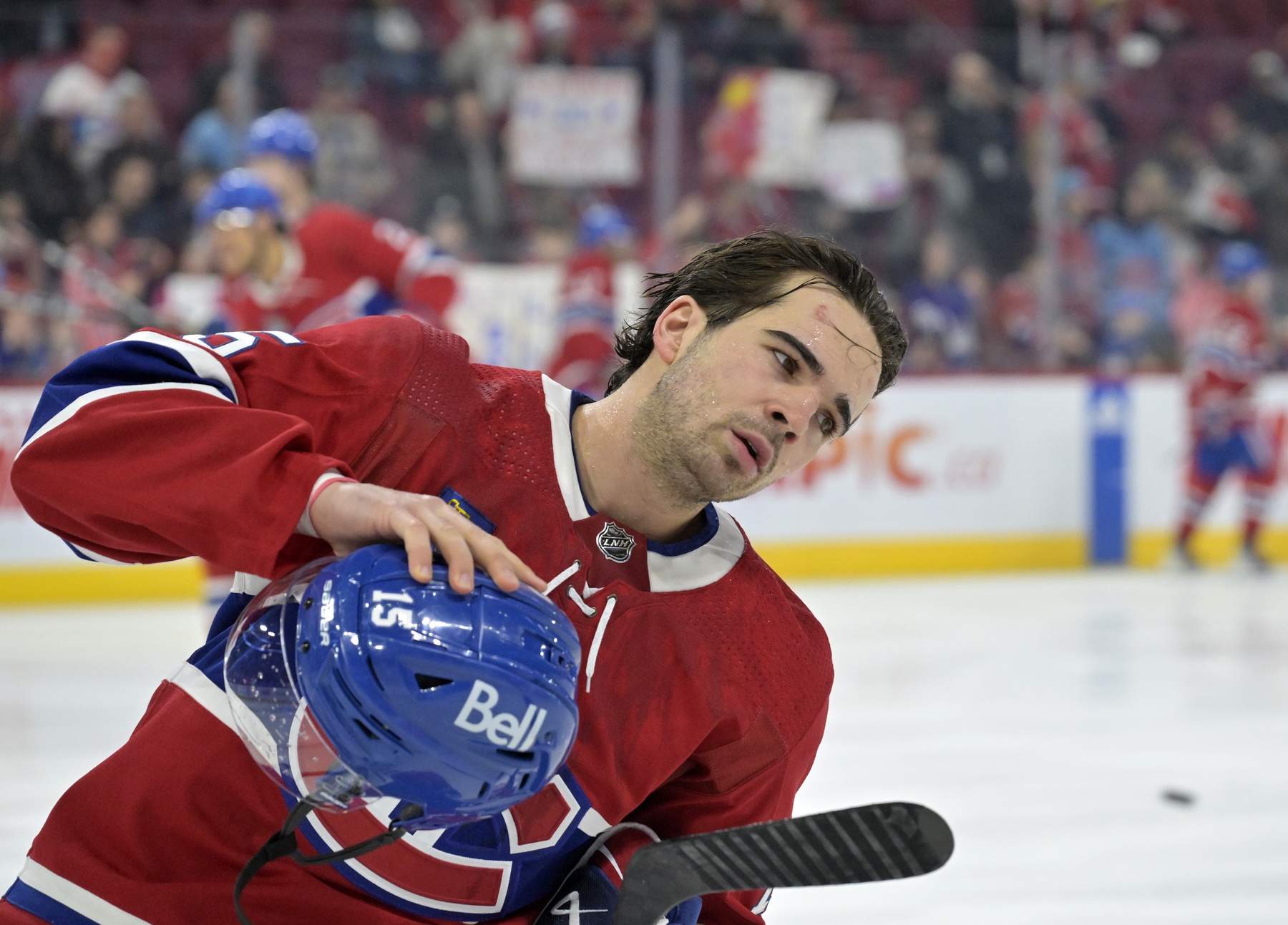 Alex Newhook a lancé un message à «coach» St-Louis - La Poche Bleue