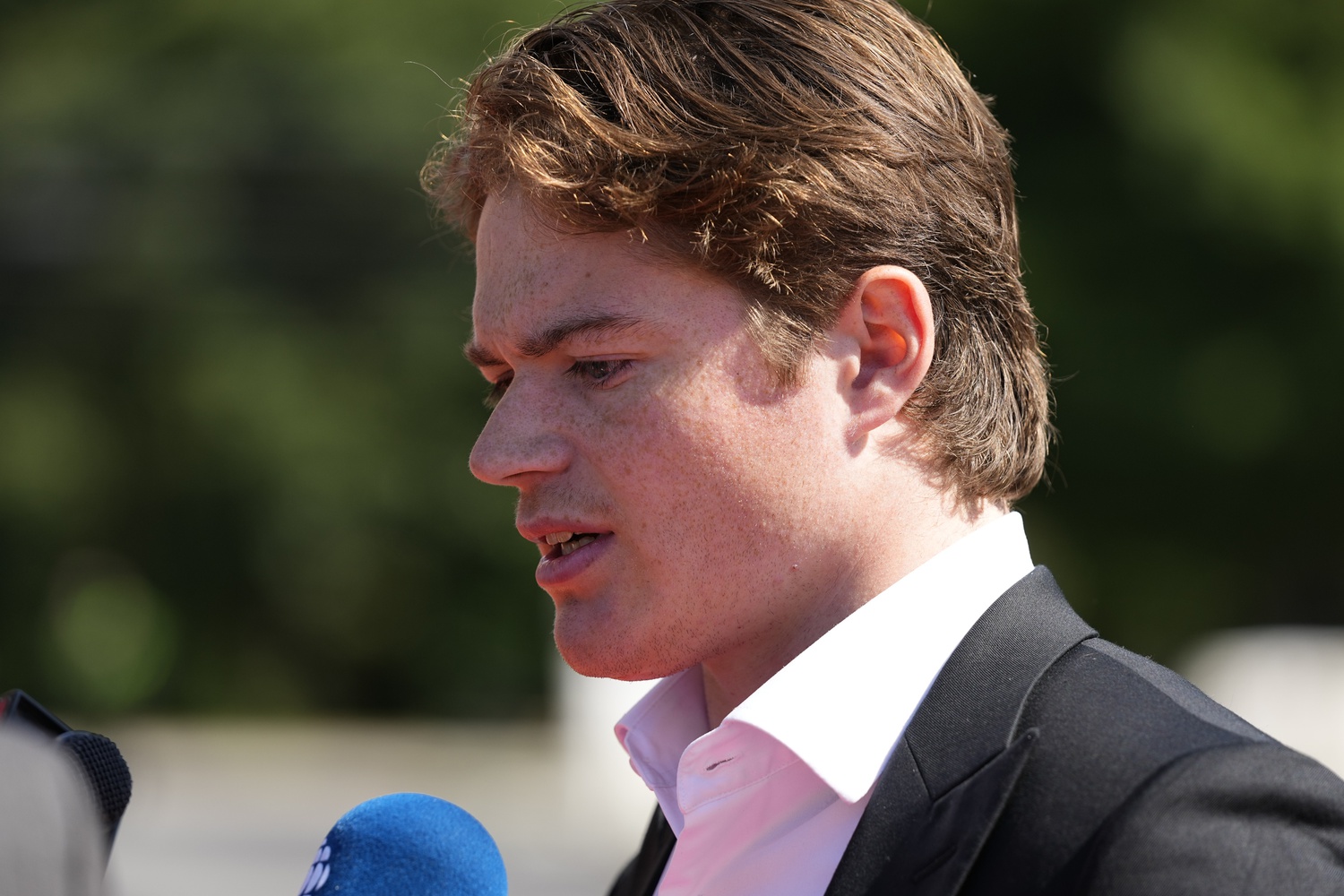 CH: Cole Caufield a patiné avec son large sourire - La Poche Bleue