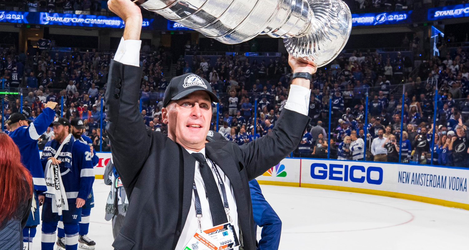 Les Islanders confient les rênes à Mathieu Darche - La Poche Bleue