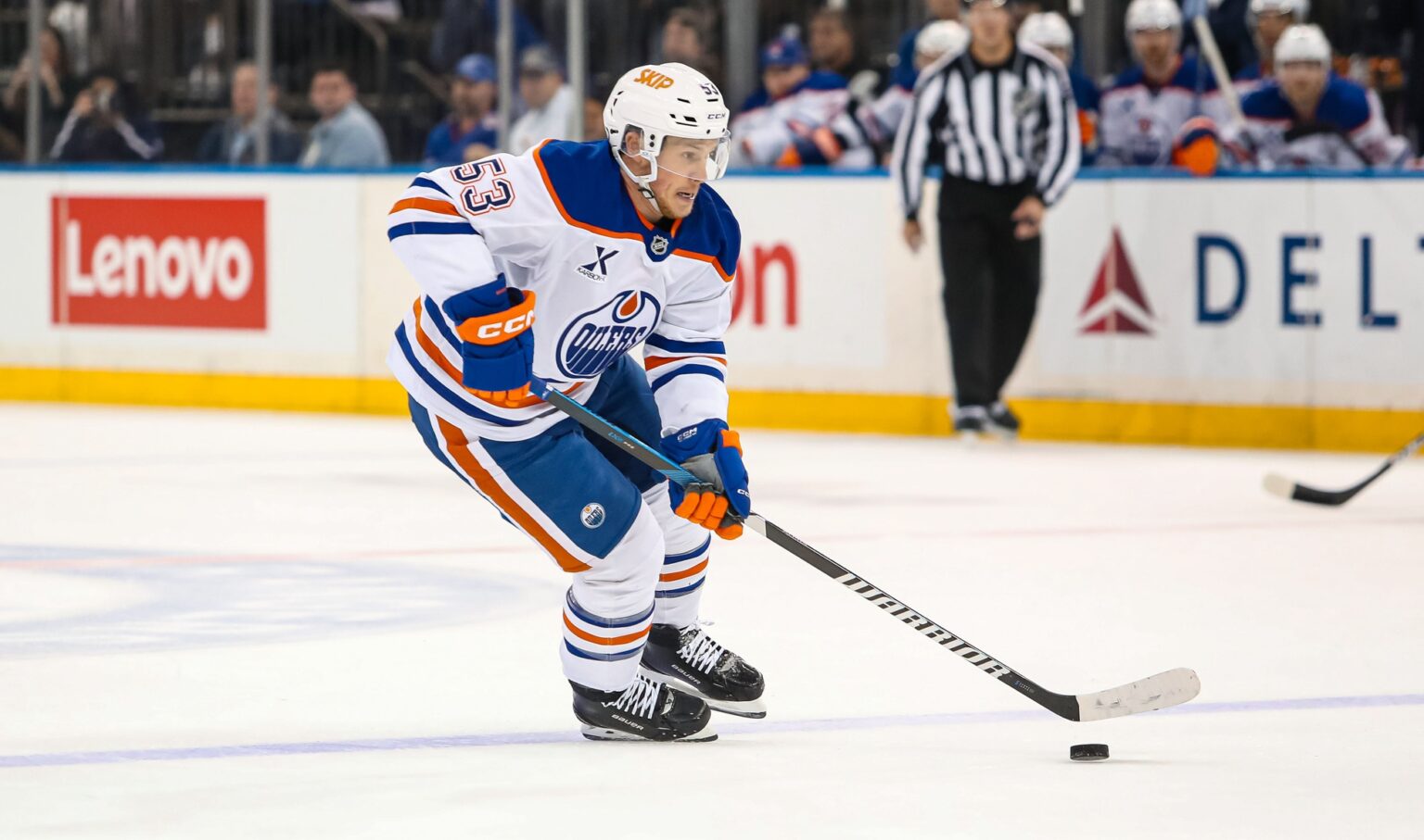 Signature : Jeff Skinner trouve preneur en Californie - La Poche Bleue