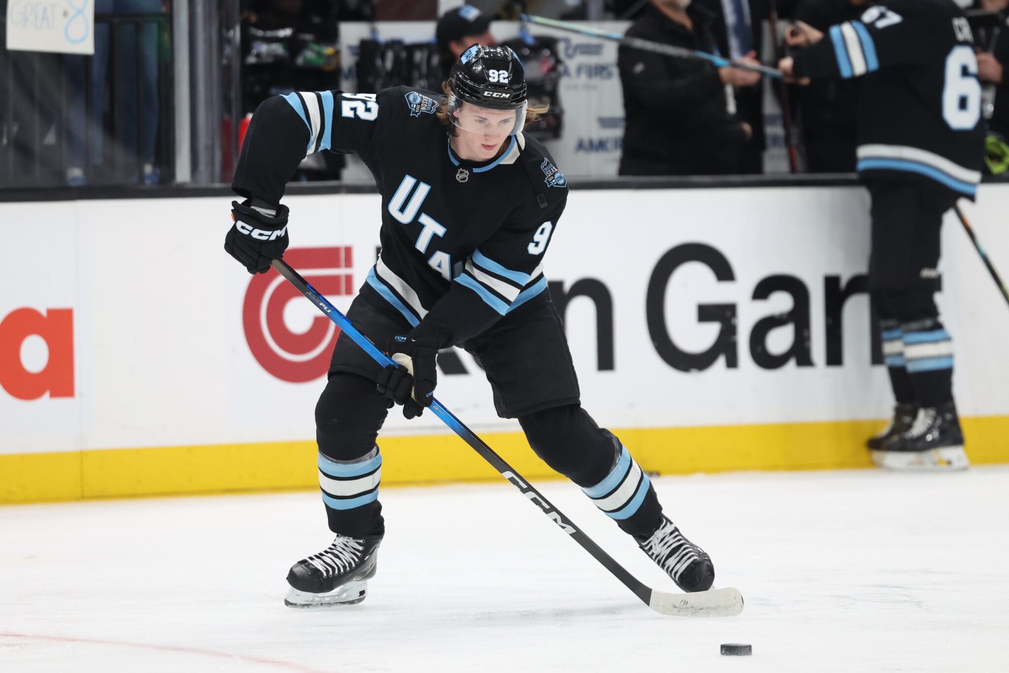 Le Mammoth serait prêt à tout miser sur Logan Cooley - La Poche Bleue