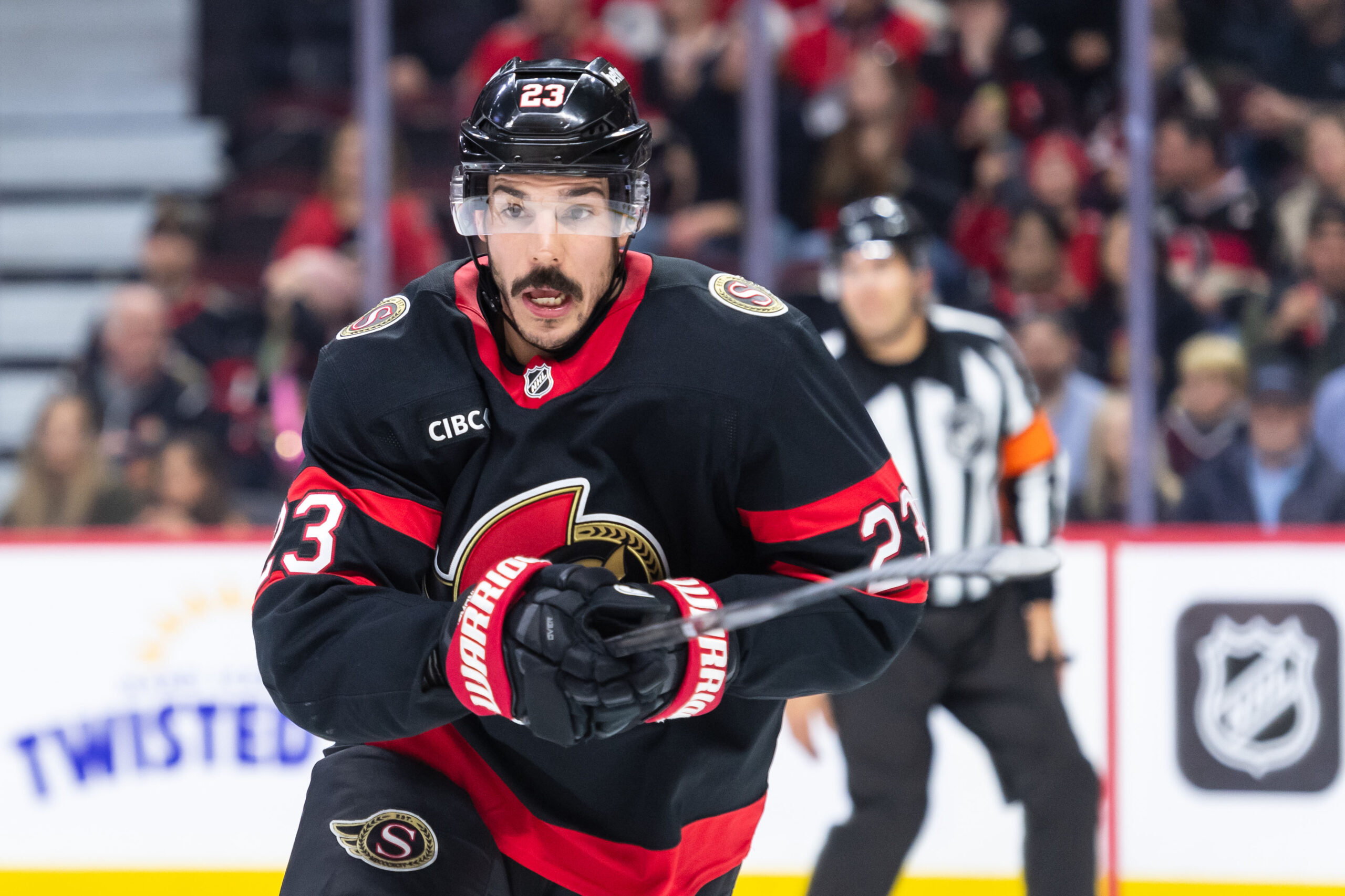 Signature : L'ancien des Sénateurs Travis Hamonic s'entend avec les Red ...