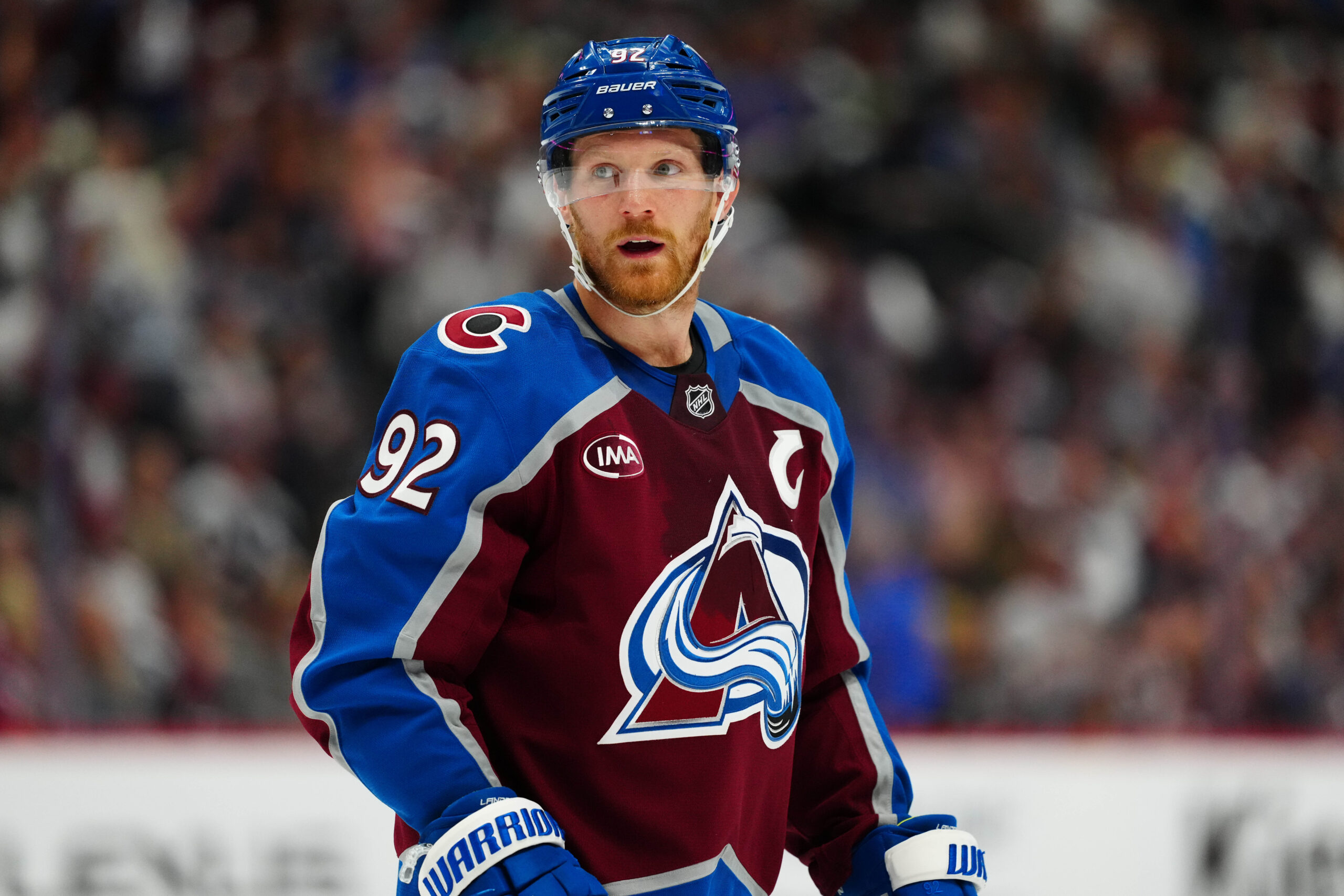 Gabriel Landeskog s'est porté à la défense de Cale Makar contre Utah ...